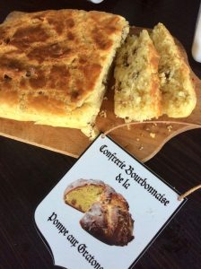 fougasse aux gratons - recette prête en 5 mn